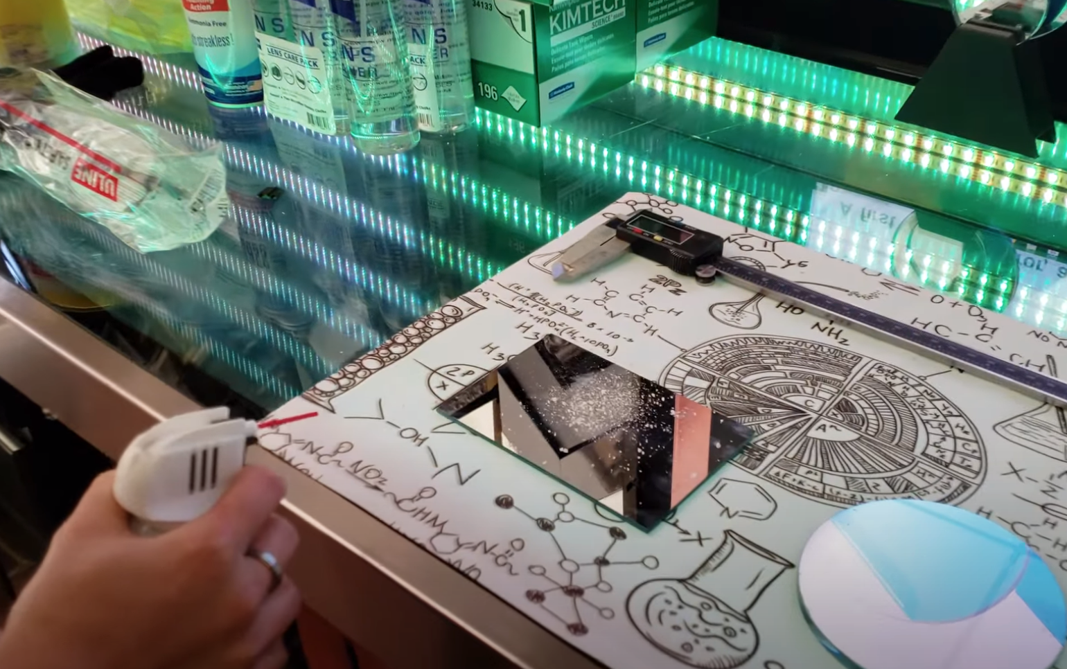 Cleaning Optical Mirrors - The Do's and the Don'ts of Mirror Cleaning